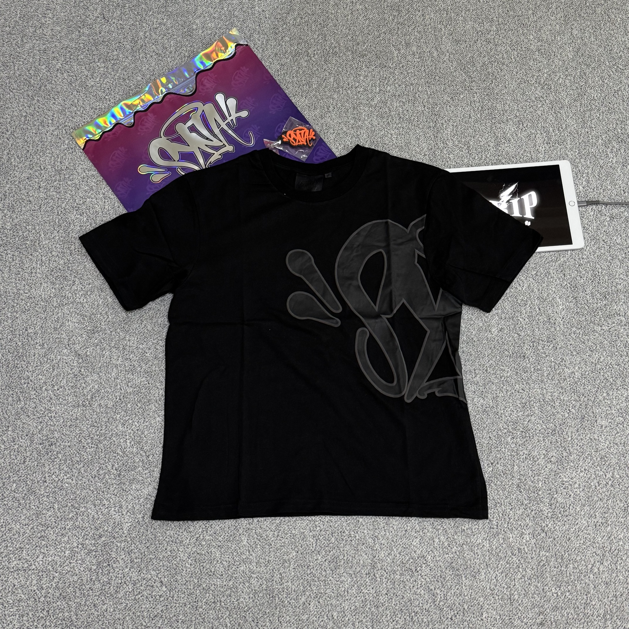 Syna World Logo T-shirt (올블랙)