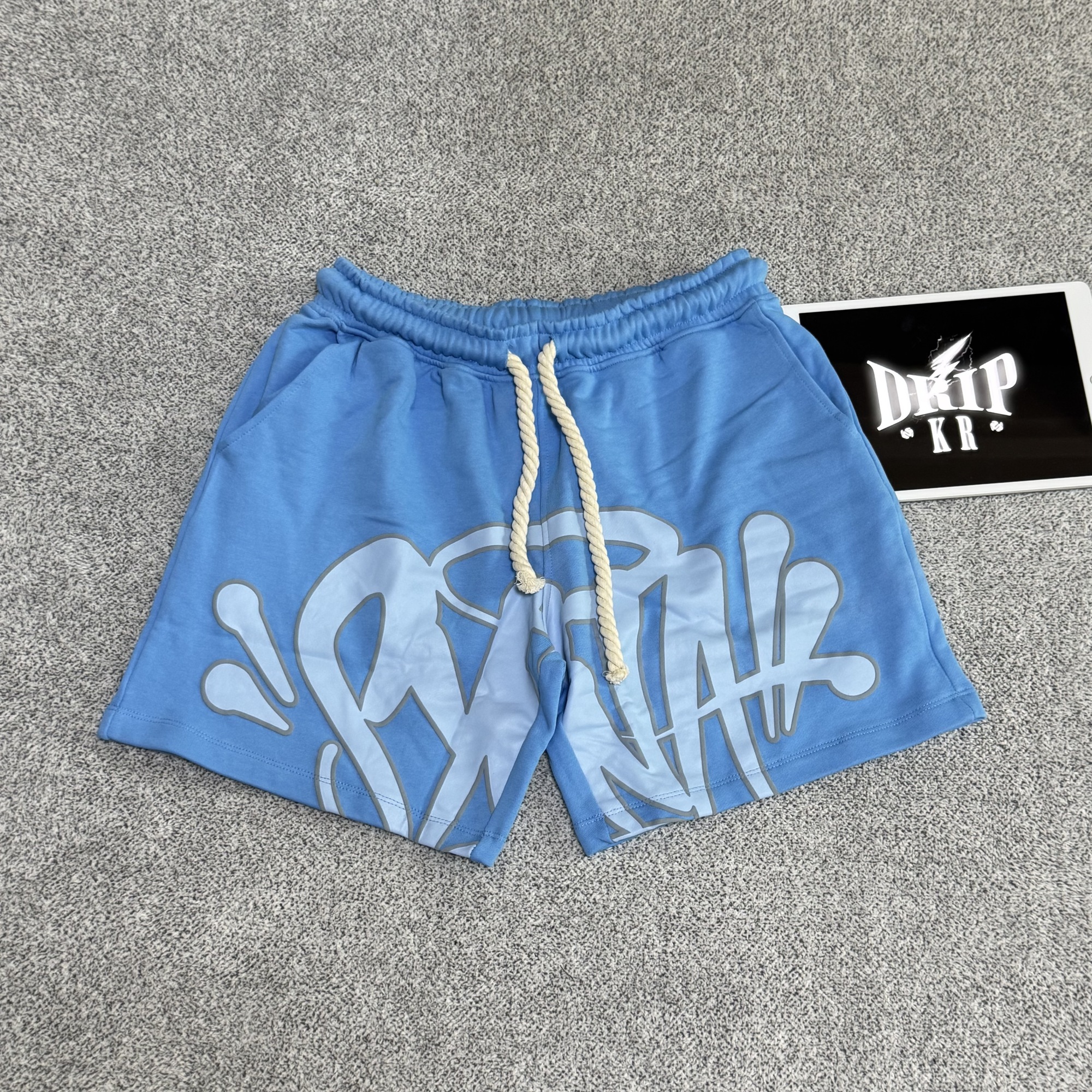 Syna World Logo Shorts (스카이 블루)